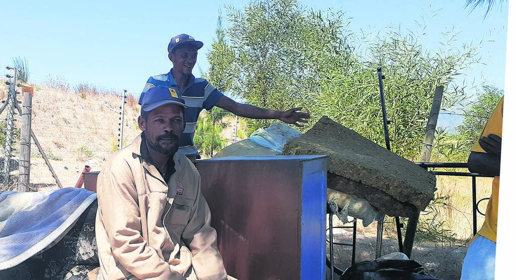 Gesin se lewe ontwrig nadat balju opdaag | Son