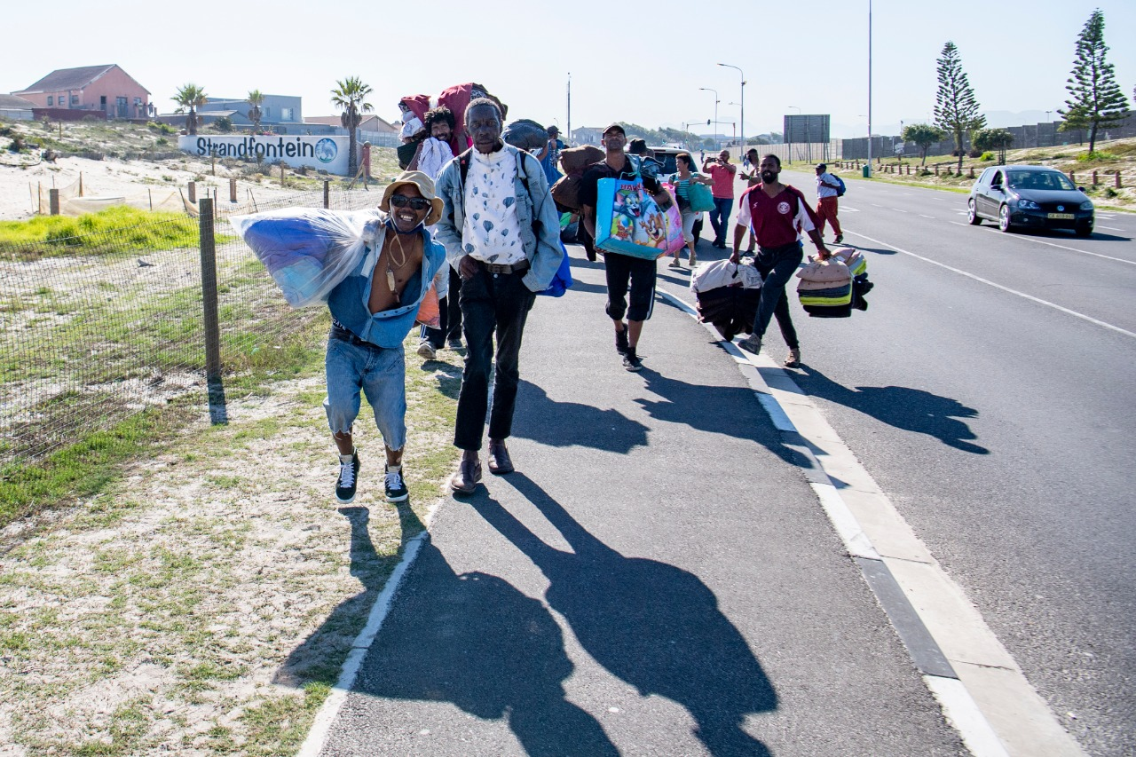 9 beamptes van Strandfontein het virus, sê Samwu | Netwerk24
