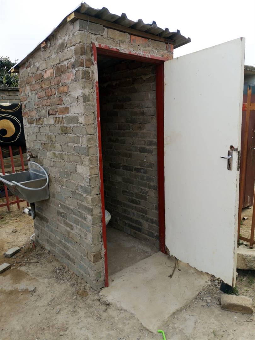 PASTOR FIXES FAMILY’S COLLAPSED TOILET | Daily Sun