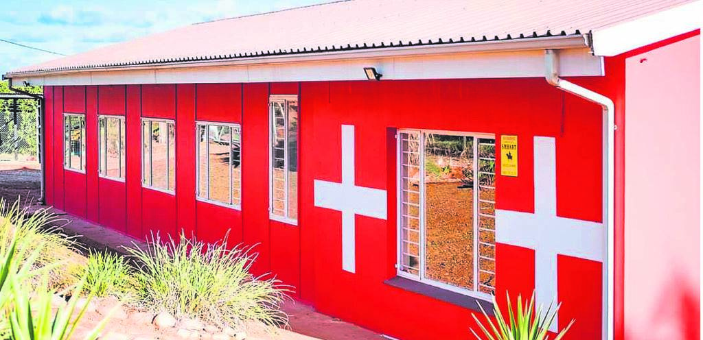 Boere steek hand in sak vir centre | Son