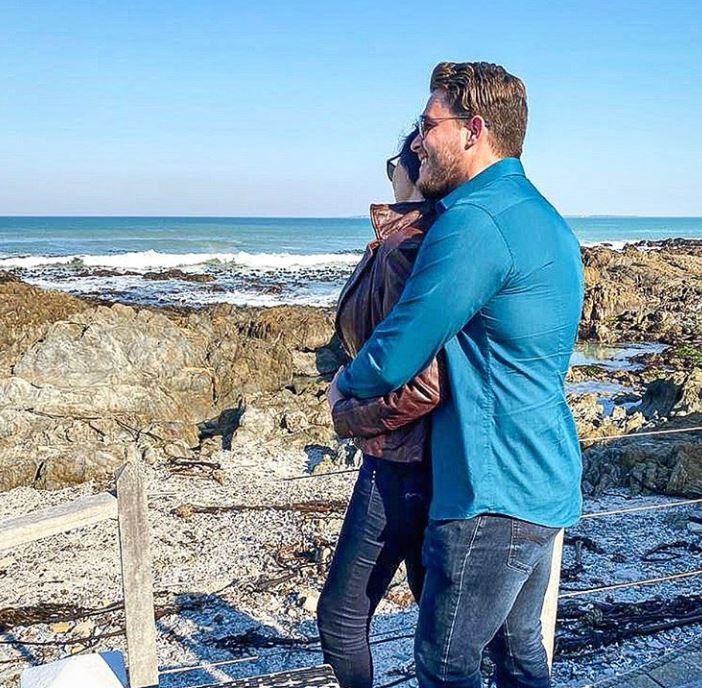 Dit gons: Wie is die Bachelor Lee Thompson se nuwe liefie? | Netwerk24