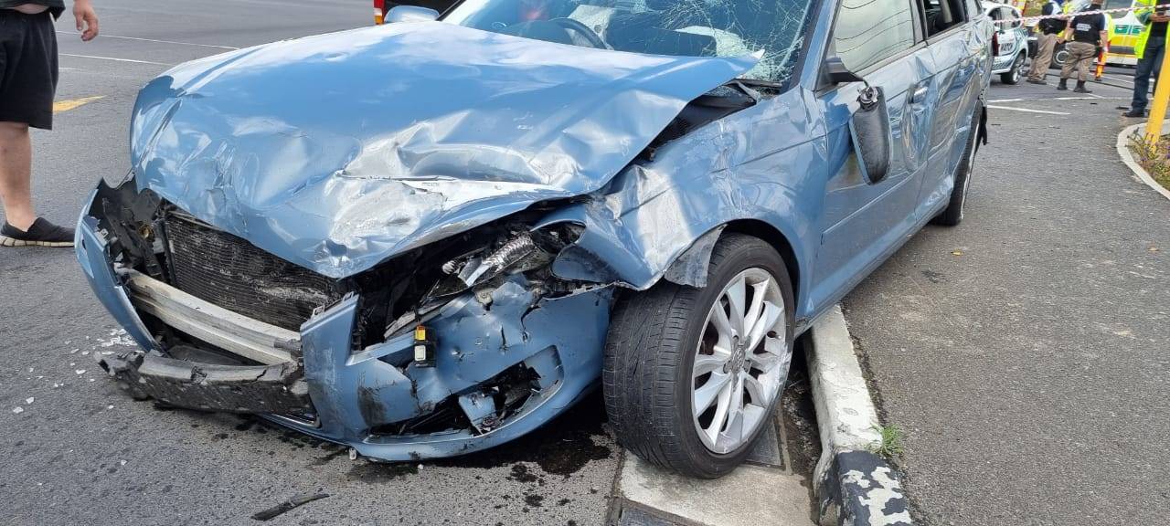 1 dood toe motor, minibus in Plattekloof bots | Netwerk24