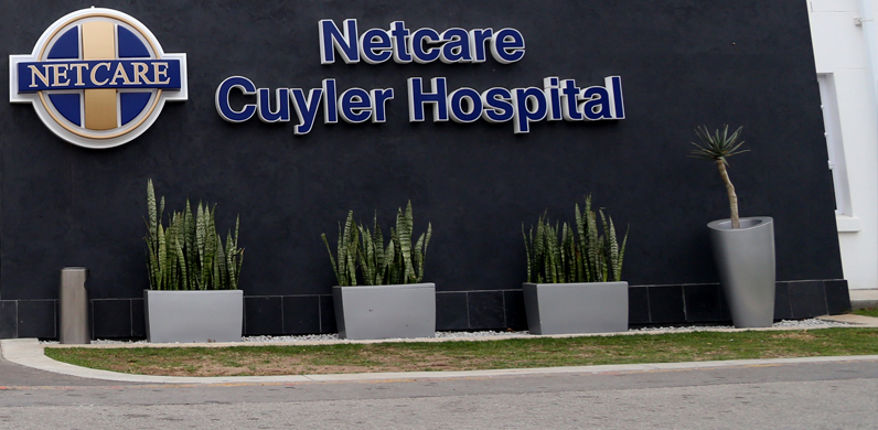 Clicks: EFF-lede dreig om hospitaal af te brand | Netwerk24