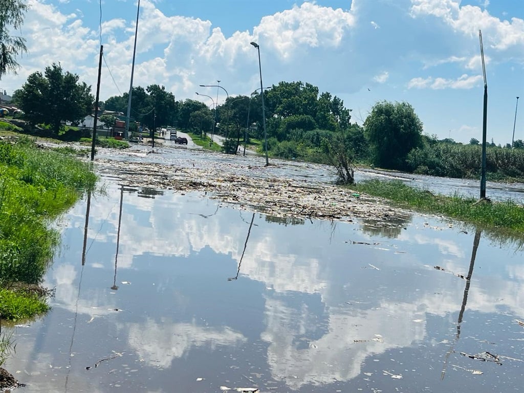 Water drainage a pain for residents | Daily Sun