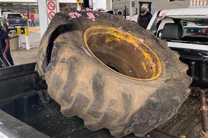 EXPLAINER | Why the exploded tyre on the back of that Ford Ranger ...