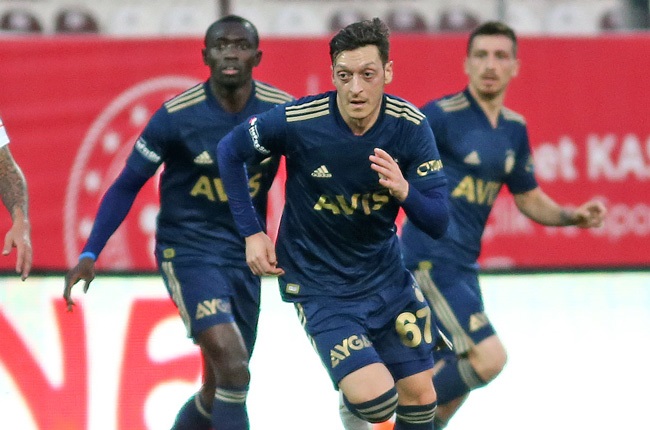 French foes clash, Istanbul derby for Ozil - what to watch in Europe ...