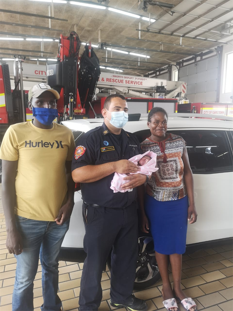 Baba maak opwagting by brandweer | Netwerk24
