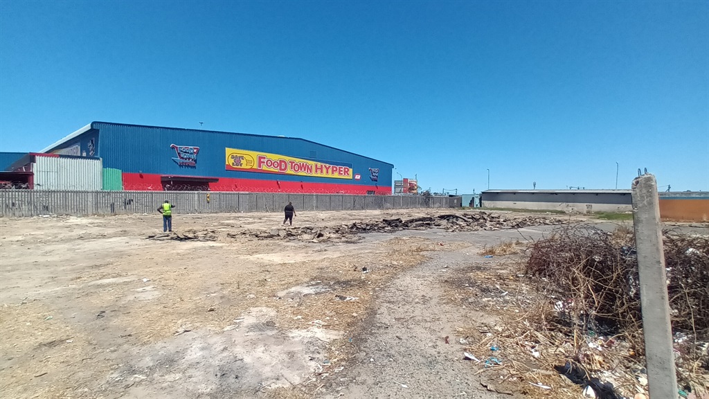 Meat-stall owners from Embengweni block relocate shack dwellers from ...