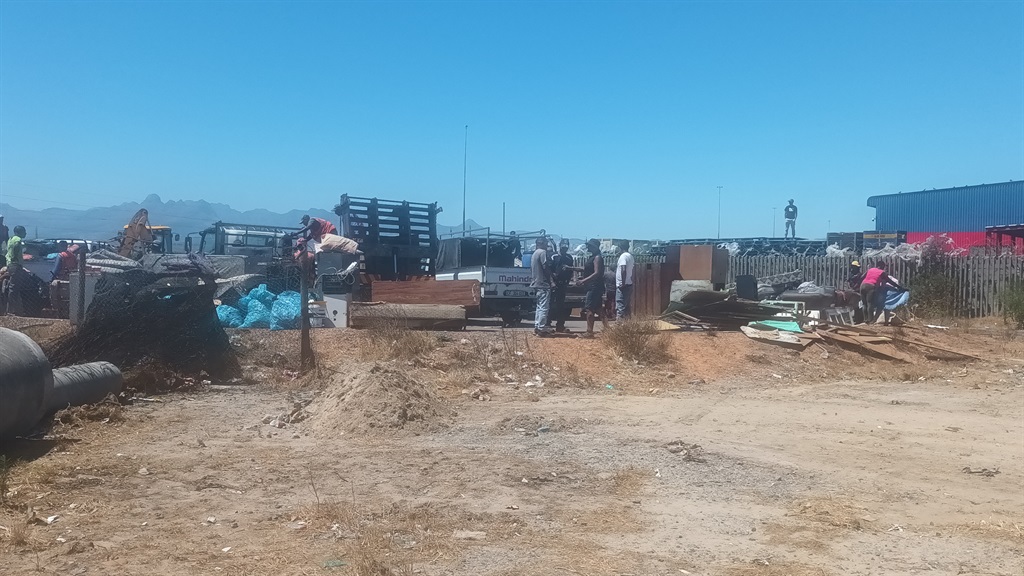 Meat-stall owners from Embengweni block relocate shack dwellers from ...
