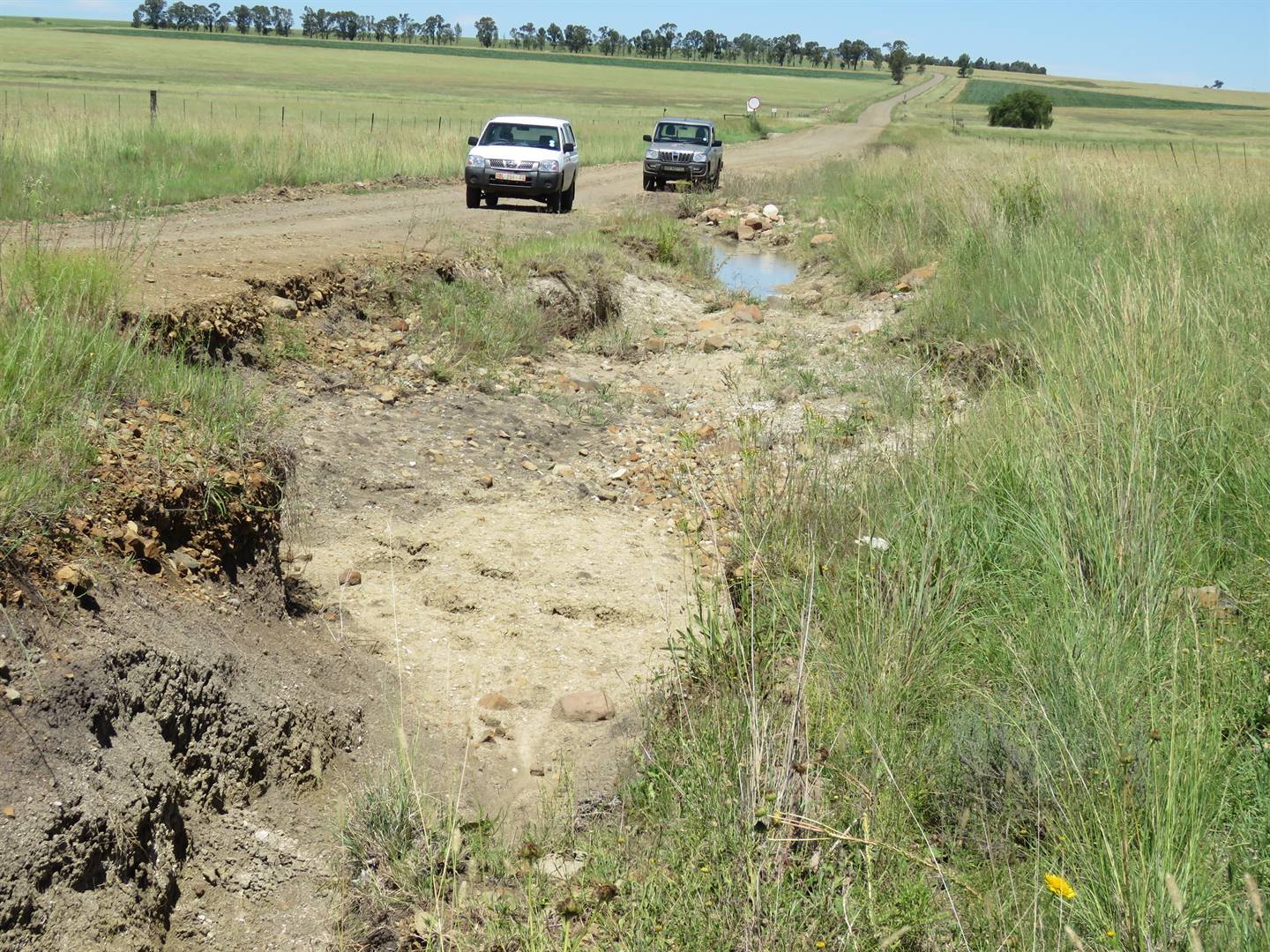 Padskraper se diesel gesteel terwyl grondpaaie verval | Netwerk24