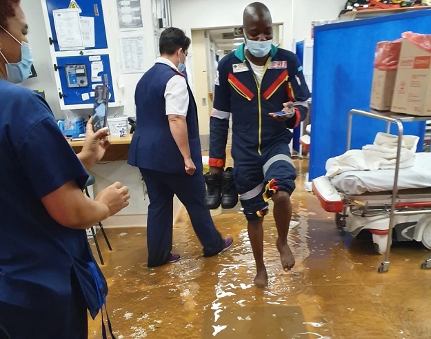 WATCH | Heavy rain causes flooding at hospital in Alberton | News24