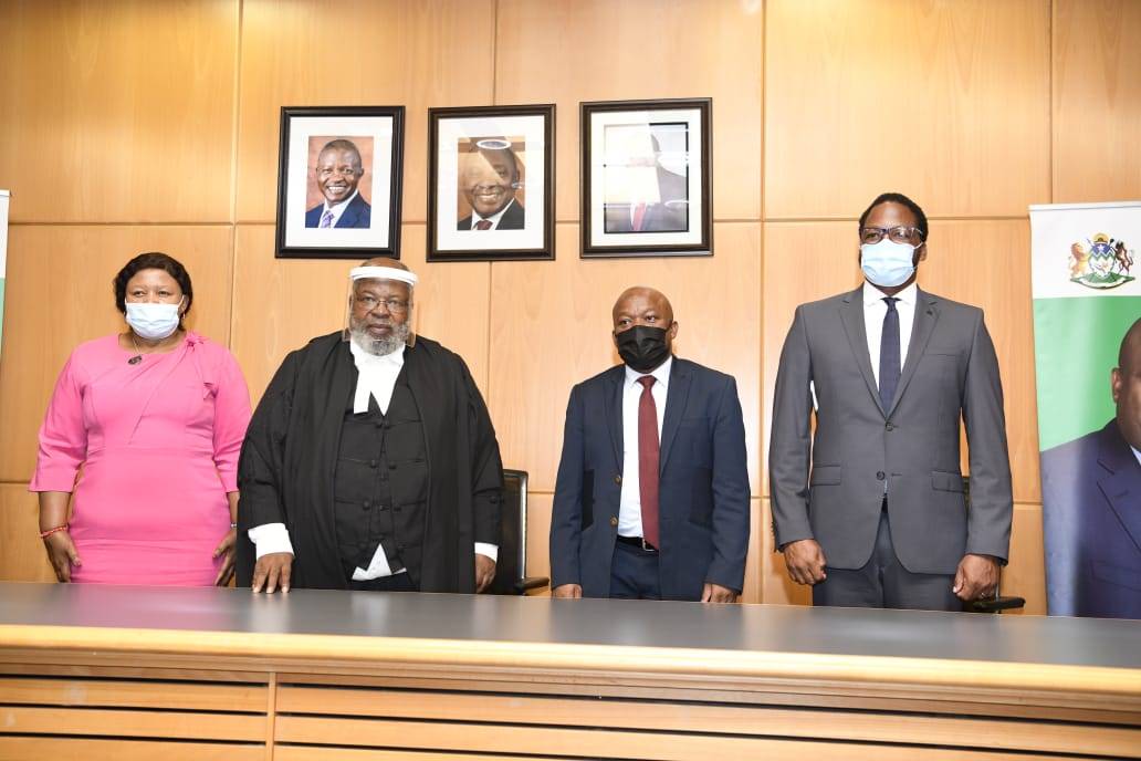 Isaac Madondo, adjunk-regterpresident van die hooggeregshof in KZN, se ...