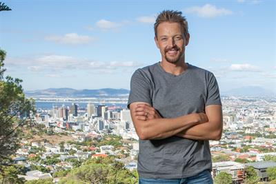 Ivan Botha terug in sepie, maar Donnalee en kroos bly no. 1