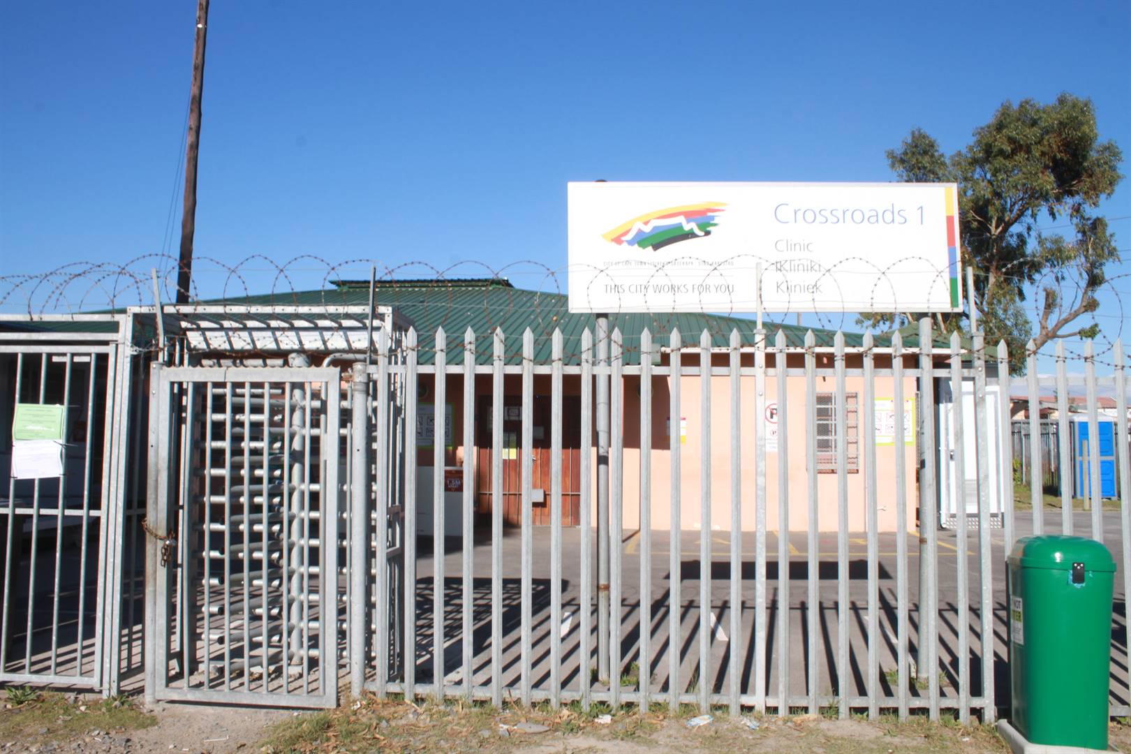 TSOTSIS ROB PATIENTS AND STAFF! | Daily Sun
