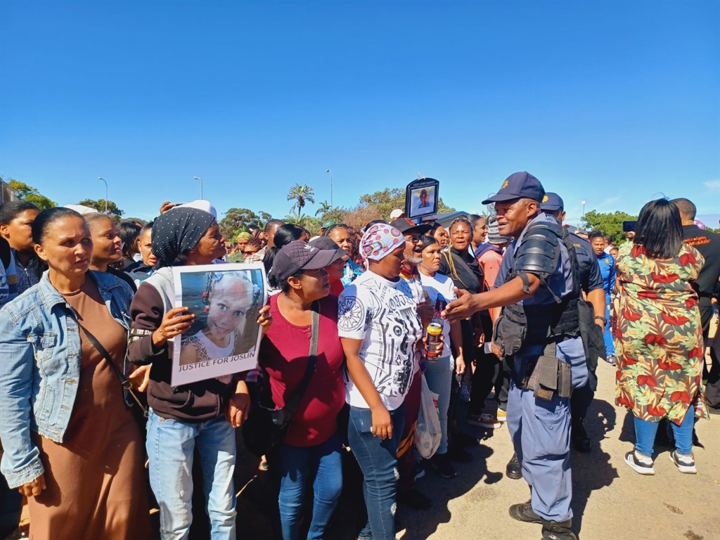 WATCH | From support and sympathy, to rage and fury. Residents turn on ...