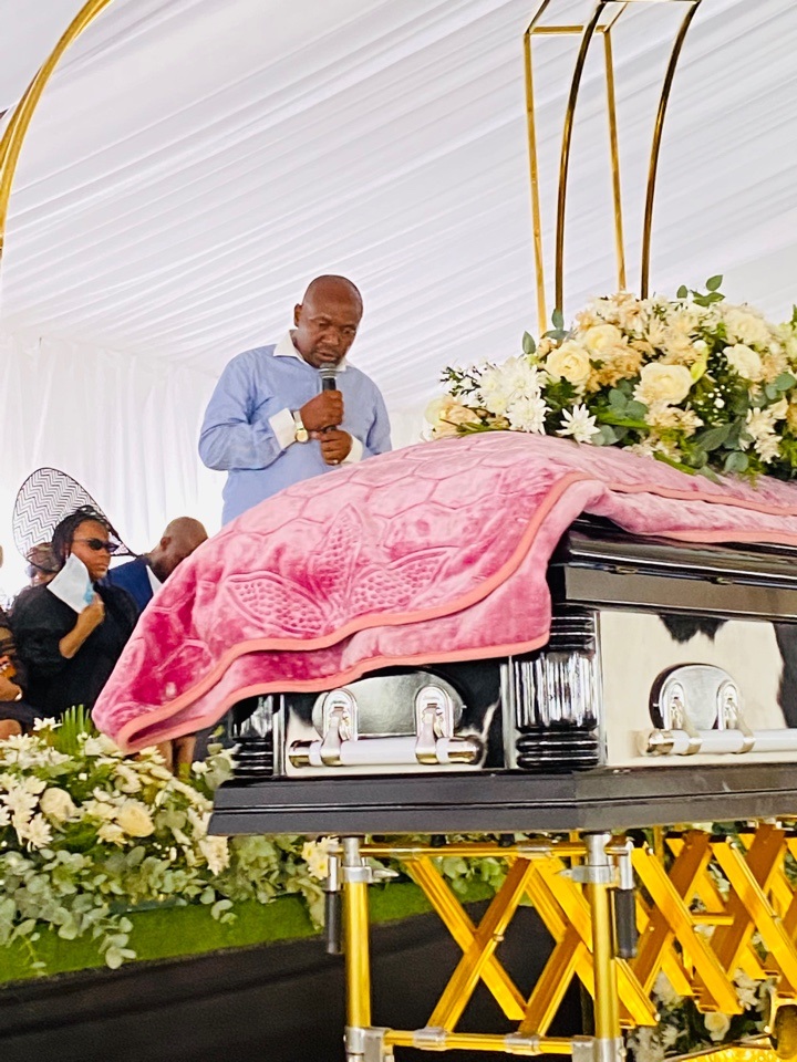 WATCH: 'Thanks for not being a celebrity with us' | Daily Sun
