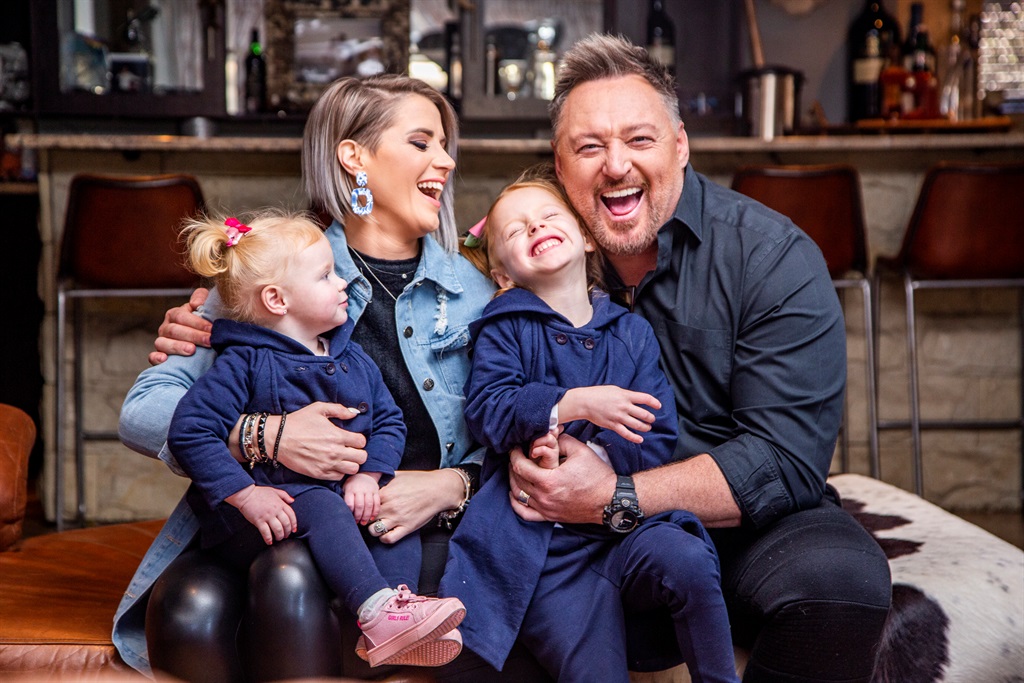 Gerhard Steyn skud 15 kg af – en kyk hoe spog sy ‘girls’ | Huisgenoot