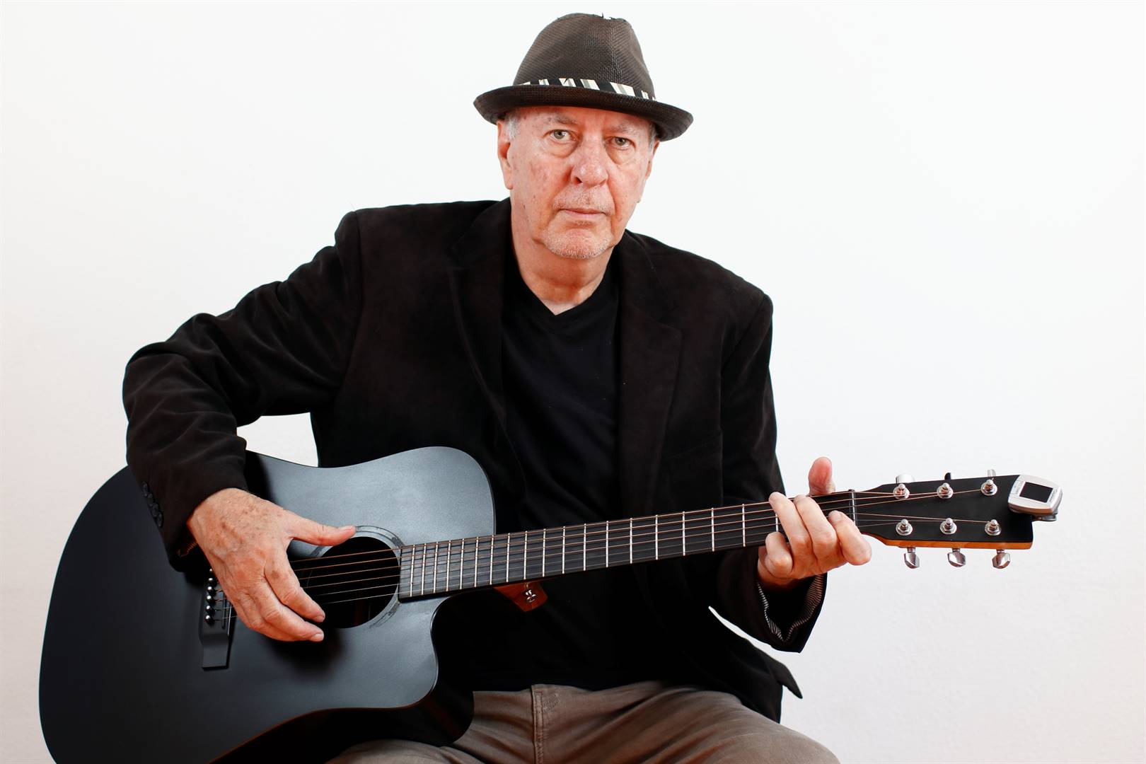 Albert de Vos sing op KKNK oor KKNK | Netwerk24