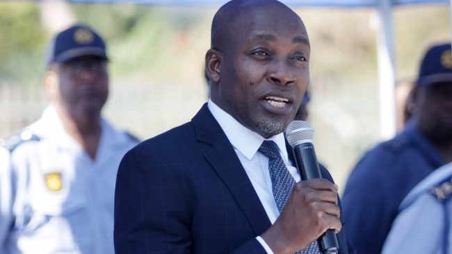 Mxolisi Kaunda, burgemeester van Ethekwini, sê wetstoepassers is ...