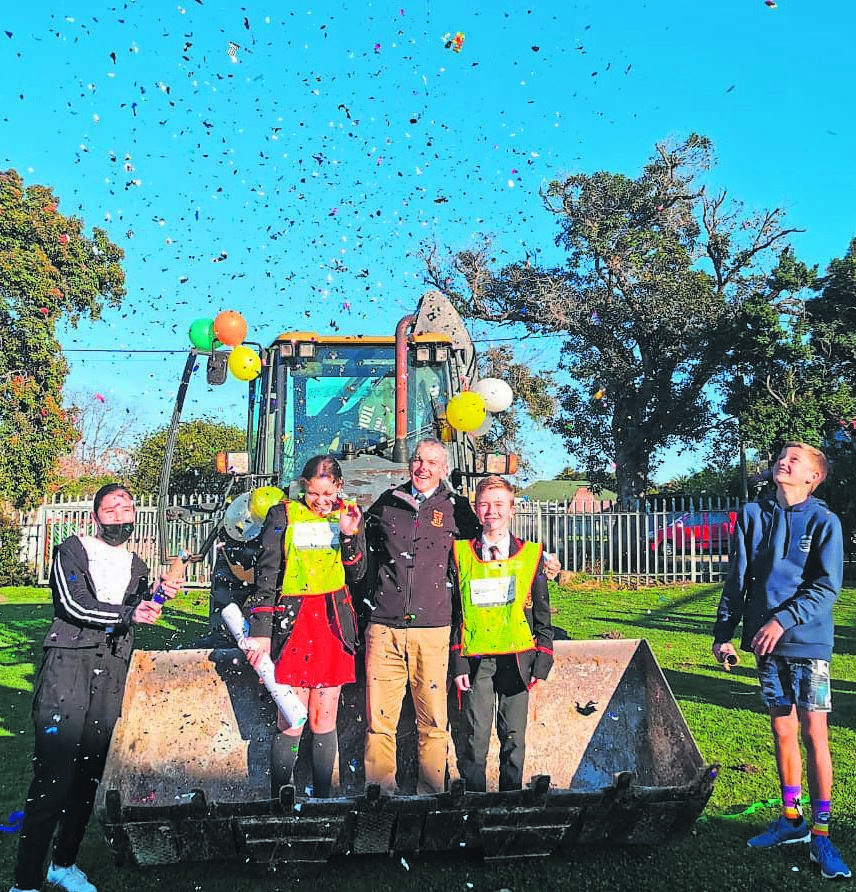 Stulting hoof bederf op verjaardag | News24