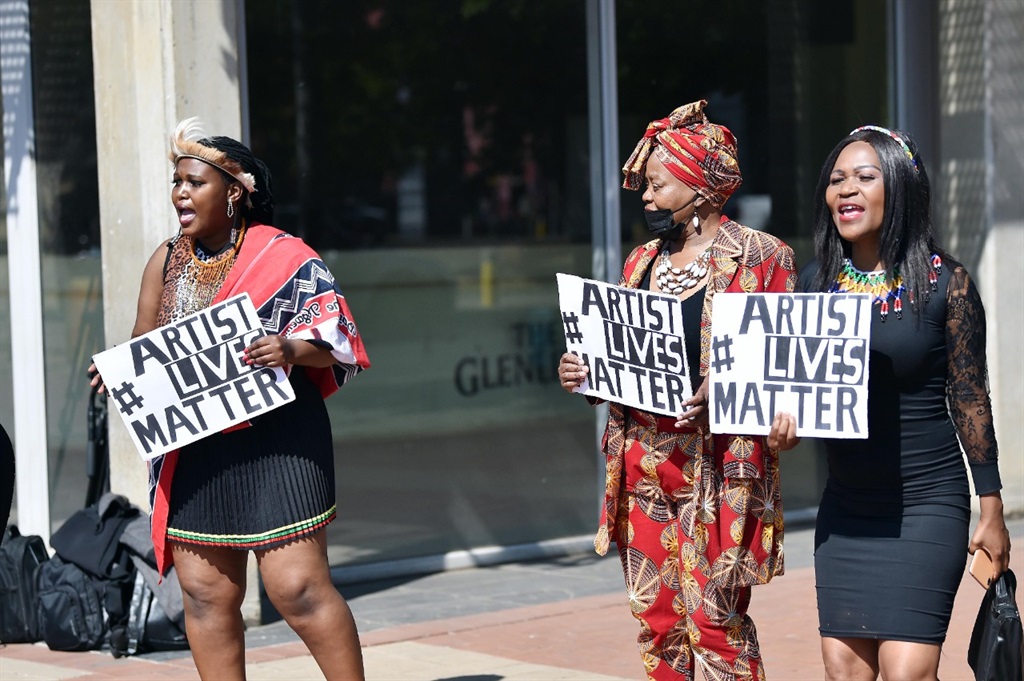 Gatvol artists perform outside premier’s office! | Daily Sun