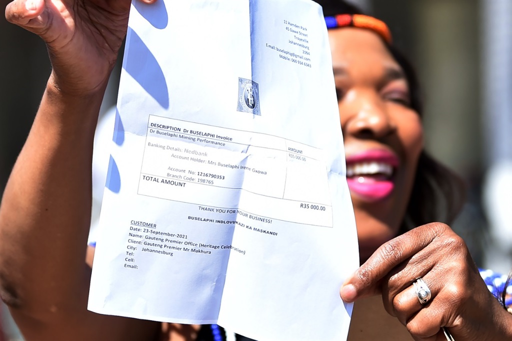 Gatvol artists perform outside premier’s office! | Daily Sun
