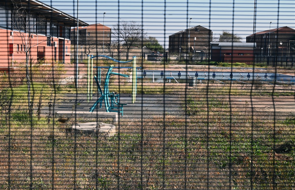 PICS: R82 million pool left high and dry! | Daily Sun