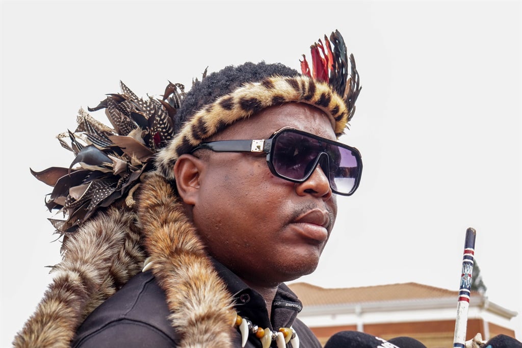 Ngizwe Mchunu's airplane drama! | Daily Sun