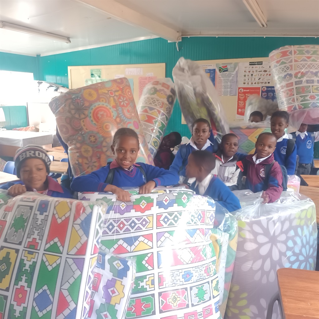 Pupils receive warming gifts! | Daily Sun