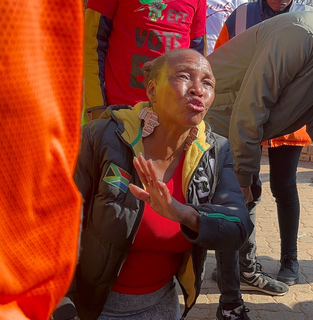 Angry mum confronts Ramaphosa | Daily Sun