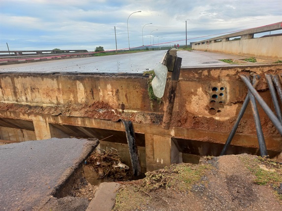 WRAP | 11 dead, dozens injured and at least 120 people displaced in ...