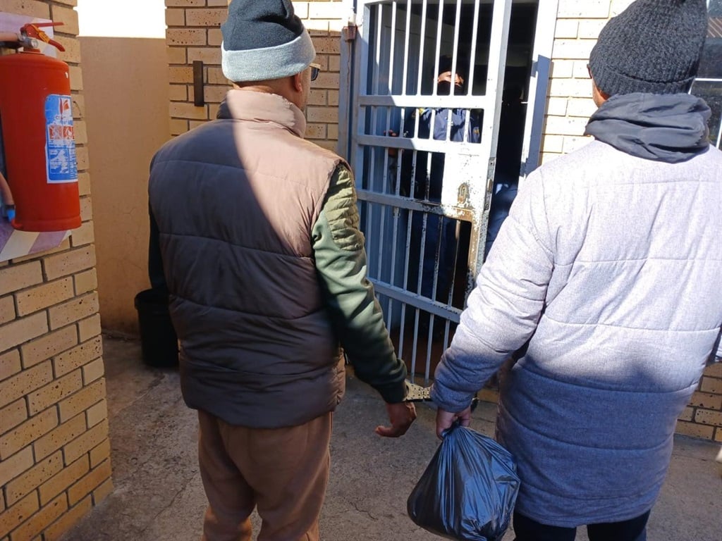 'Ghost exports': Seven SARS officials to appear in court over R653m ...