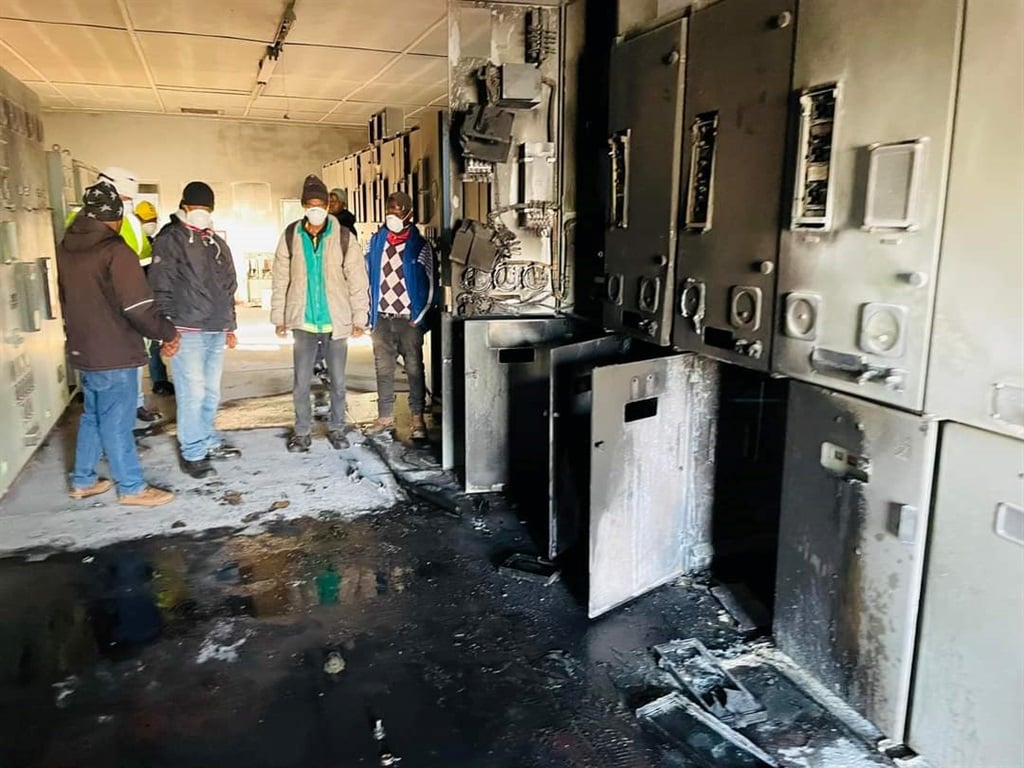 Residents plunged into darkness! | Daily Sun