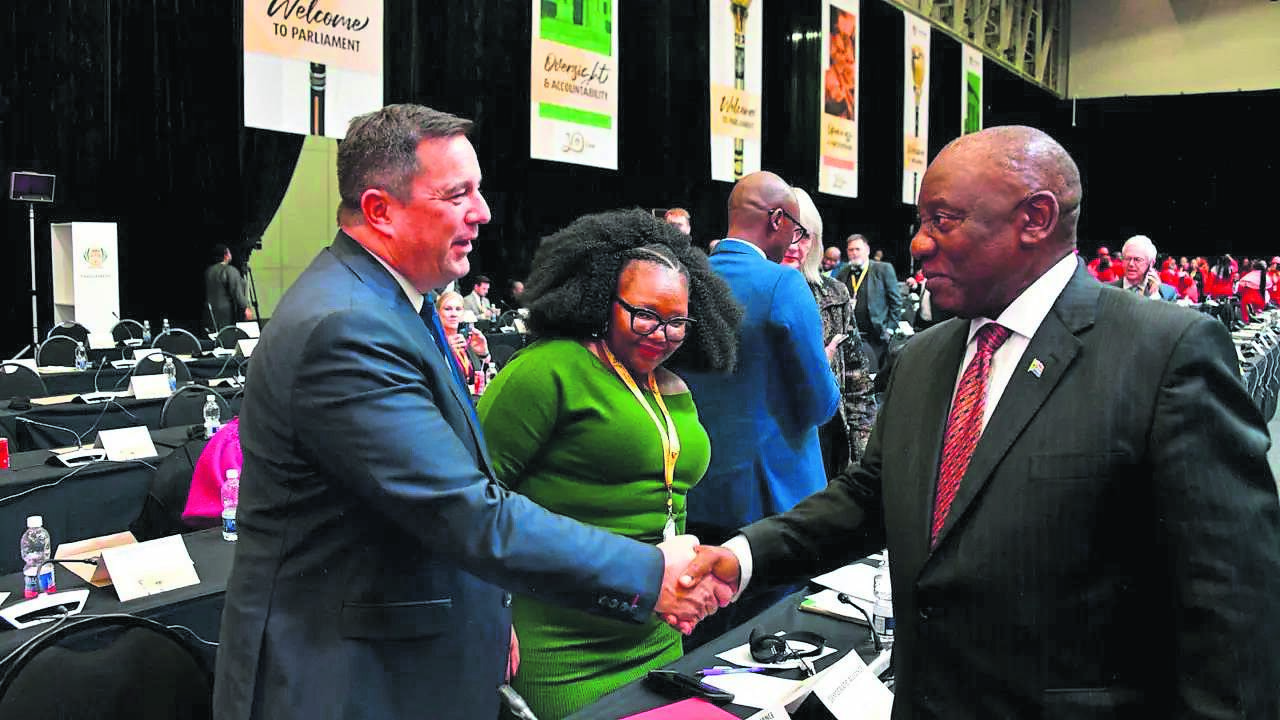 “Suid-Afrikaners wil hê partye moet saam werk” - Ramaphosa | Son