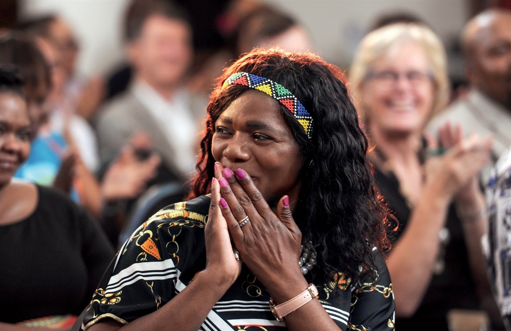 Thuli, ’n sagte, sterk vrou wat mediteer, bid, stap . . . of lag | Sarie