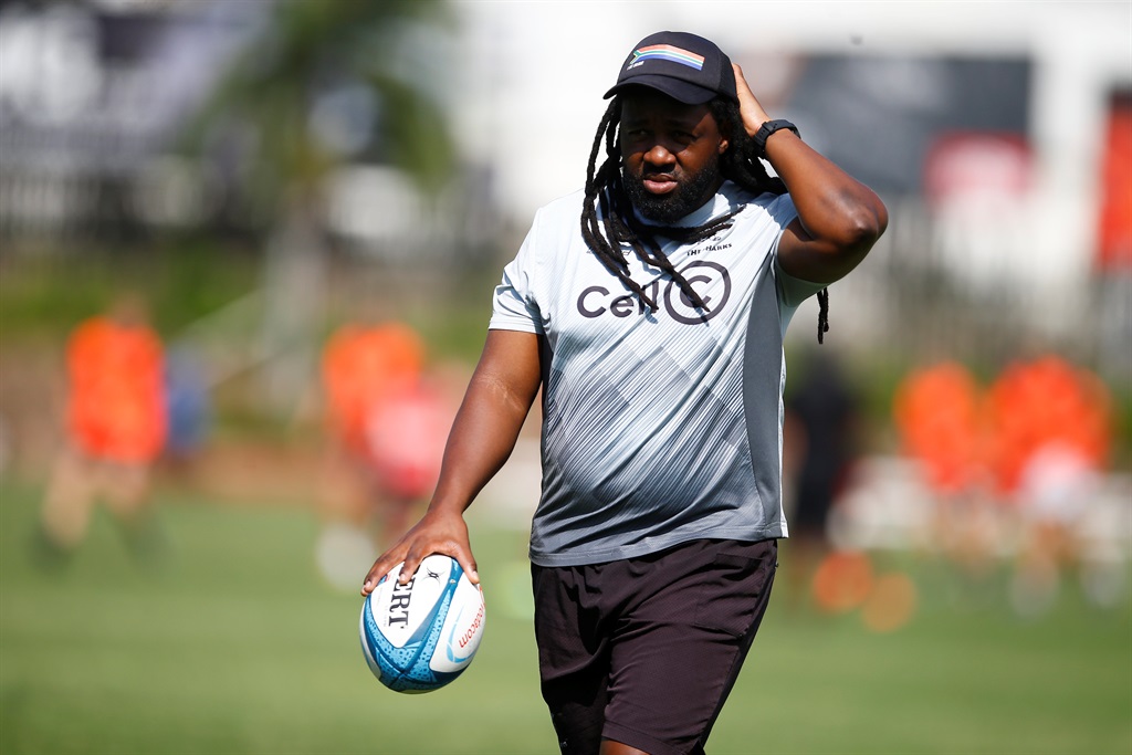 Bulle-breier Phiwe moeg vir kleur-debat: 'Ons kies die bestes' | Netwerk24