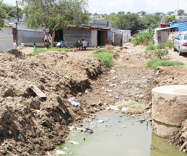 Inwoners van Windhoek se informele nedersettings ontlas daagliks ...