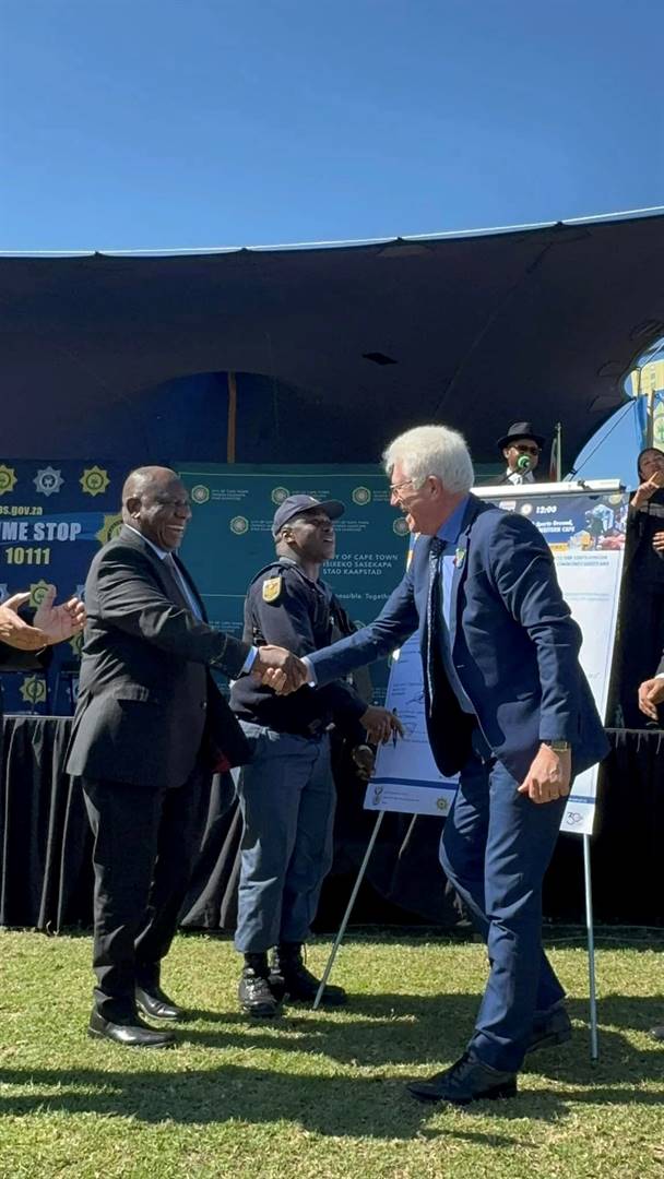 Ramaphosa onderteken ooreenkoms om misdaad te bekamp in Belhar | Son