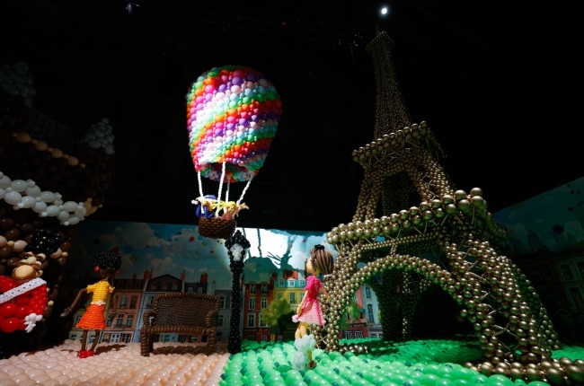 Eye-popping! New York exhibit has art made from more than 700 000 ...