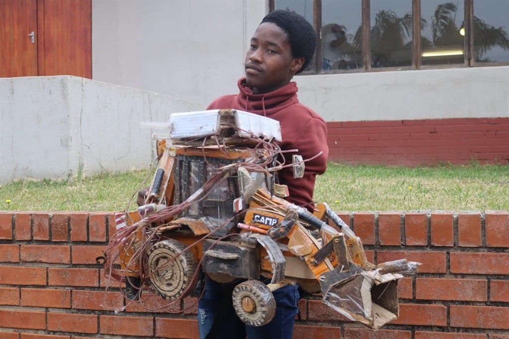 Saziso's magic hands turn trash into treasure | Daily Sun