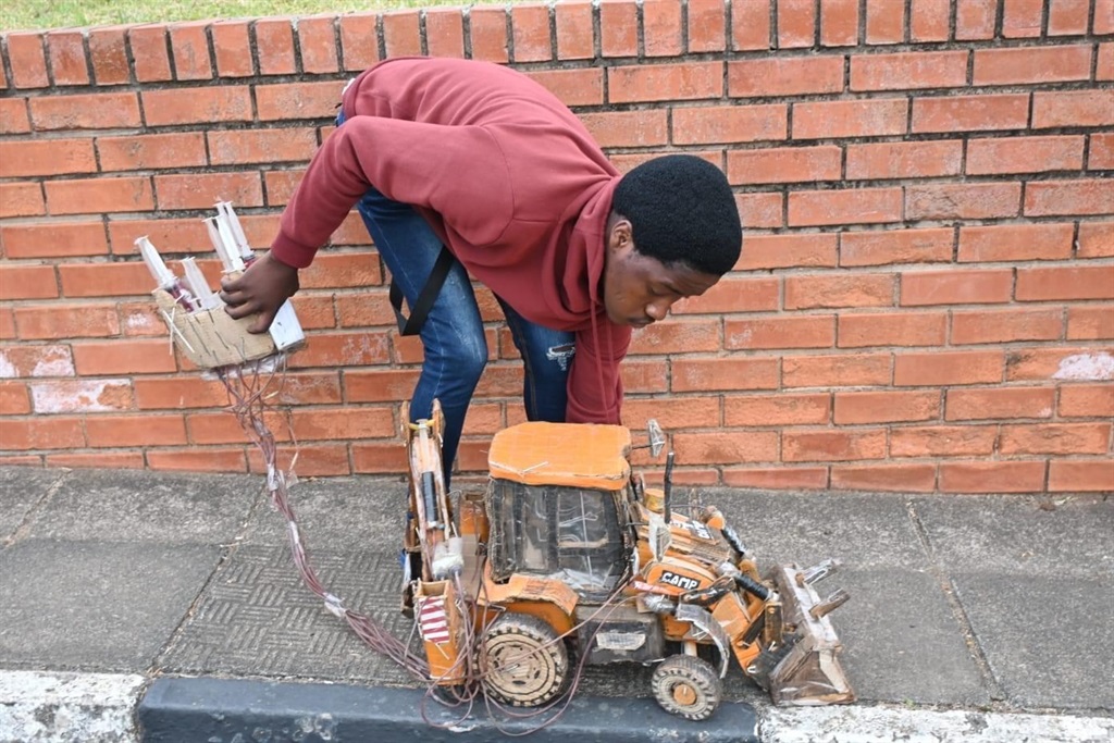 Saziso's magic hands turn trash into treasure | Daily Sun