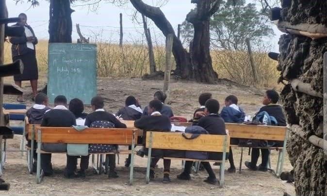 Eastern Cape pupils taught outside after mud school collapses | News24
