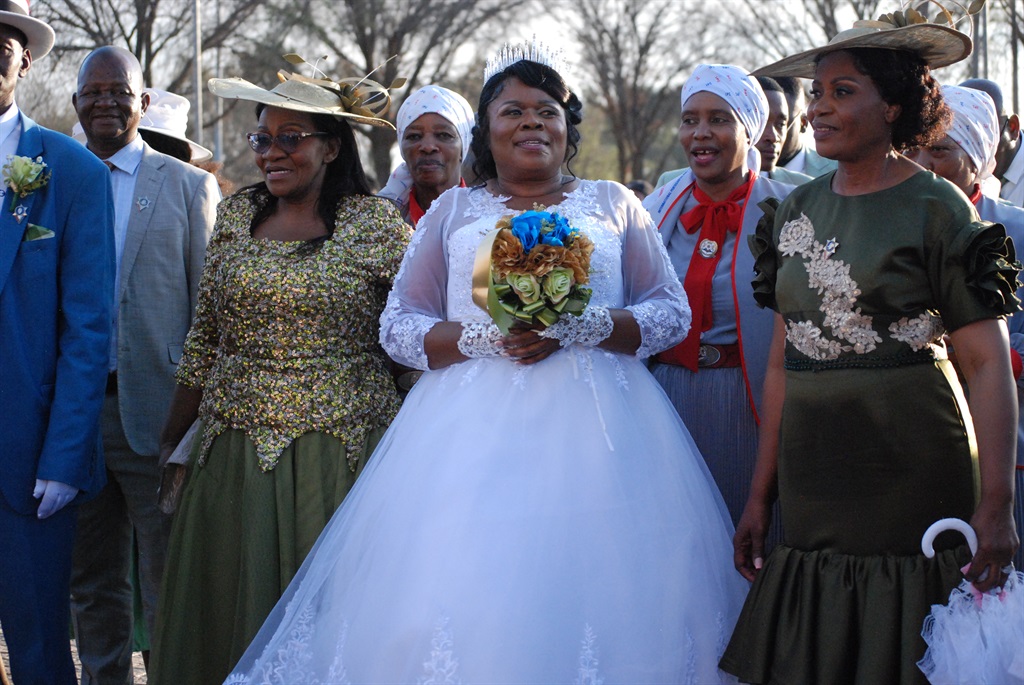 WATCH | I do, I do: 41 couples walk down the aisle! | Daily Sun