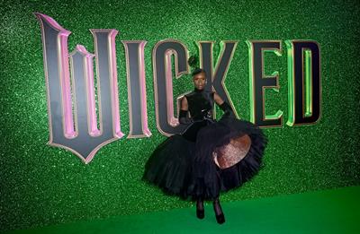 PHOTOS | A Wicked night in London: Cast and crew return 'home' for star ...