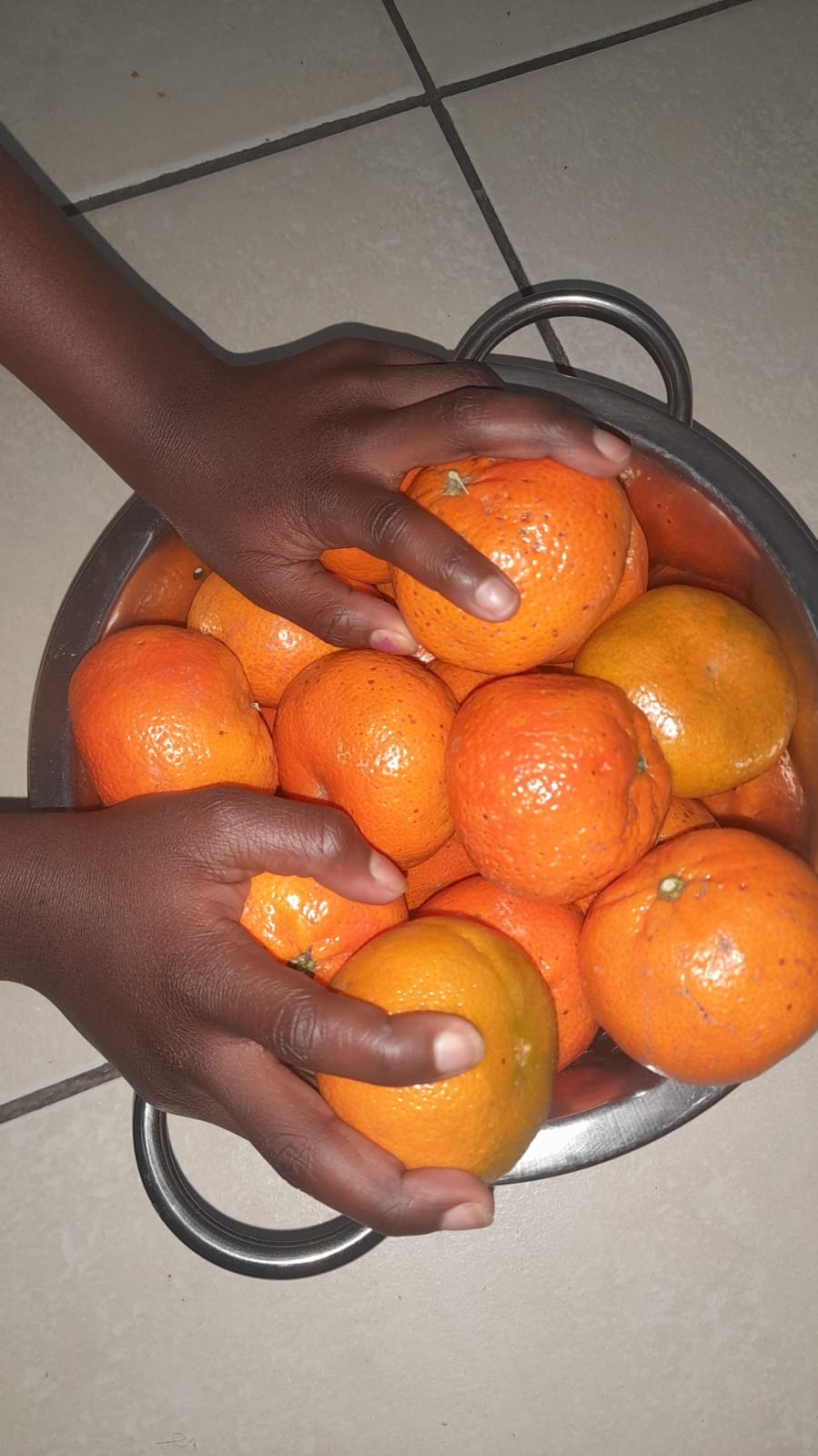 Madala 'runs over' boy (6) over oranges | Daily Sun