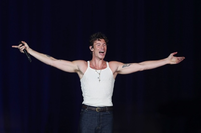Singer Shawn Mendes opens up about sexuality being ‘a beautifully ...