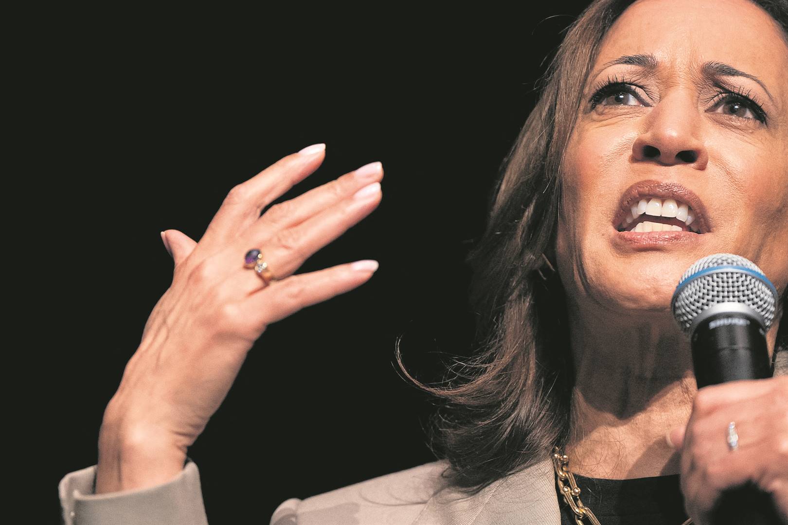Gaping tussen Harris en Trump kleiner – peiling | Netwerk24