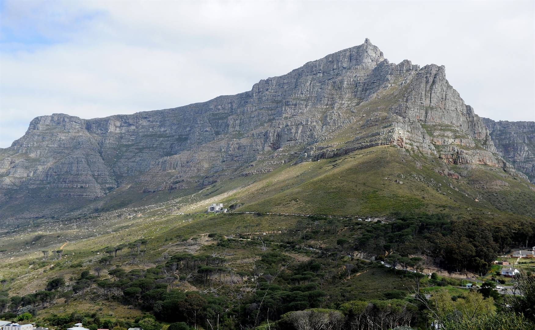 226 internasionale vlugte land weekliks in Kaapstad sedert begin van ...