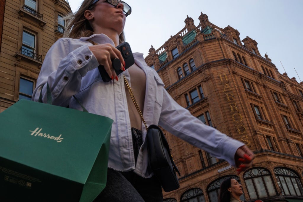 Staff at UK luxury store Harrods vote to strike | News24