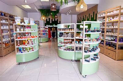 Rearabetswe Dire makes local beauty brands accessible with Edenvinne ...